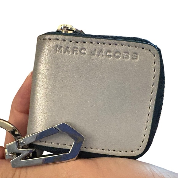 Marc By Marc Jacobs | Bags | Marc Jacobs Zip Around Coin Purse Key ...